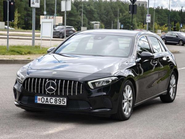 Black Mercedes-Benz A 180 2018 in Vilnius, with an engine capacity of 1.46 L and mileage of 164 thousand km for 15500 €, photo 3 on AUTOMOTO.COM.LV