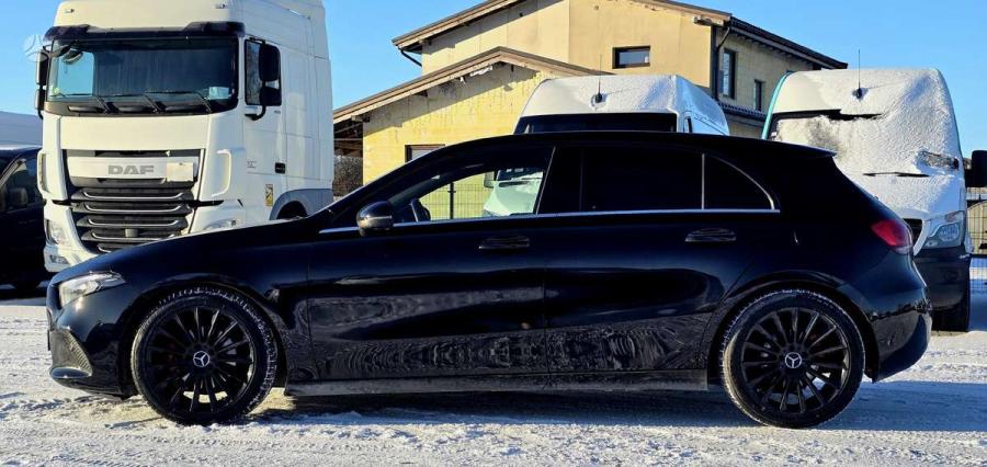 Black Mercedes-Benz A 180 2019 in Taurage, with an engine capacity of 1.50 L and mileage of 230 thousand km for 15000 €, photo 4 on AUTOMOTO.COM.LV