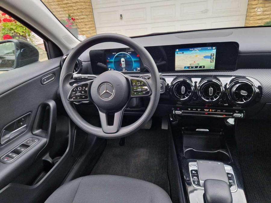 Melns Mercedes-Benz A 180 2019 Kelmė, ar dzinēja tilpumu 1.33 L un nobraukumu 84 tūkst. km par 12999 €, foto 7 vietnē AUTOMOTO.COM.LV