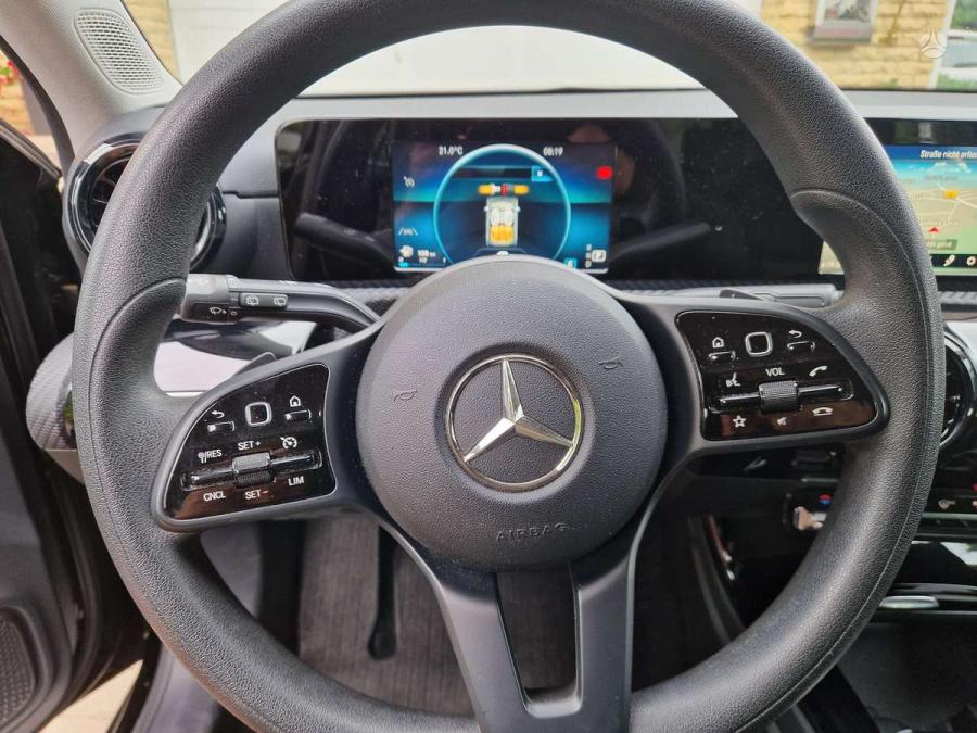 Melns Mercedes-Benz A 180 2019 Kelmė, ar dzinēja tilpumu 1.33 L un nobraukumu 84 tūkst. km par 12999 €, foto 8 vietnē AUTOMOTO.COM.LV