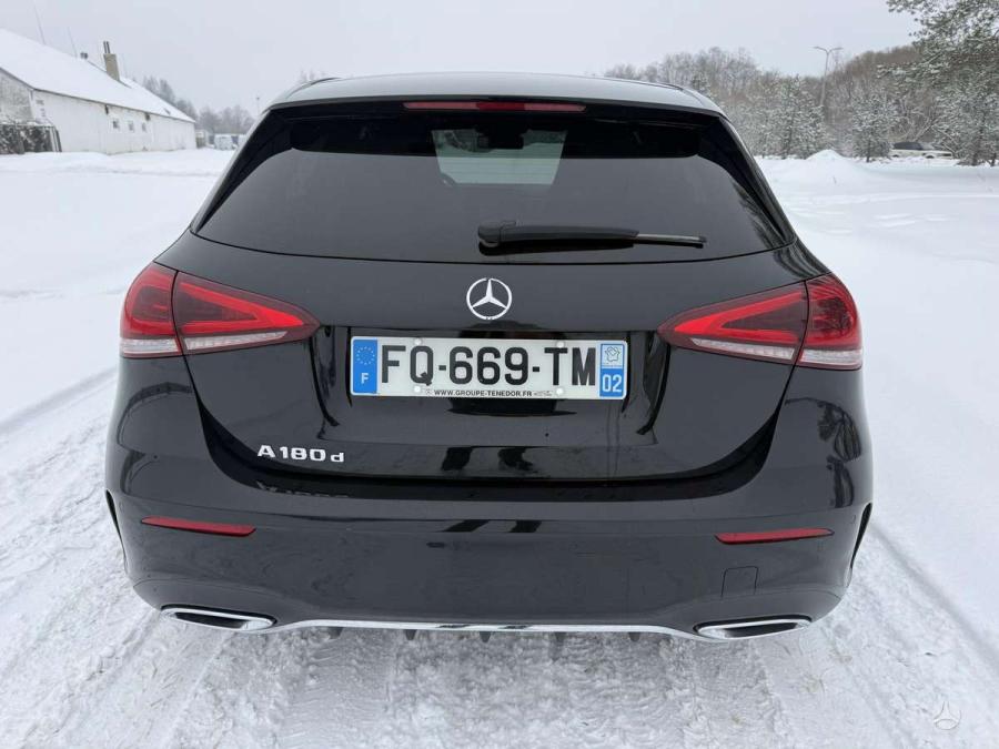 Melns Mercedes-Benz A 180 2020 Tauragė, ar dzinēja tilpumu 1.46 L un nobraukumu 211 tūkst. km par 15900 €, foto 6 vietnē AUTOMOTO.COM.LV