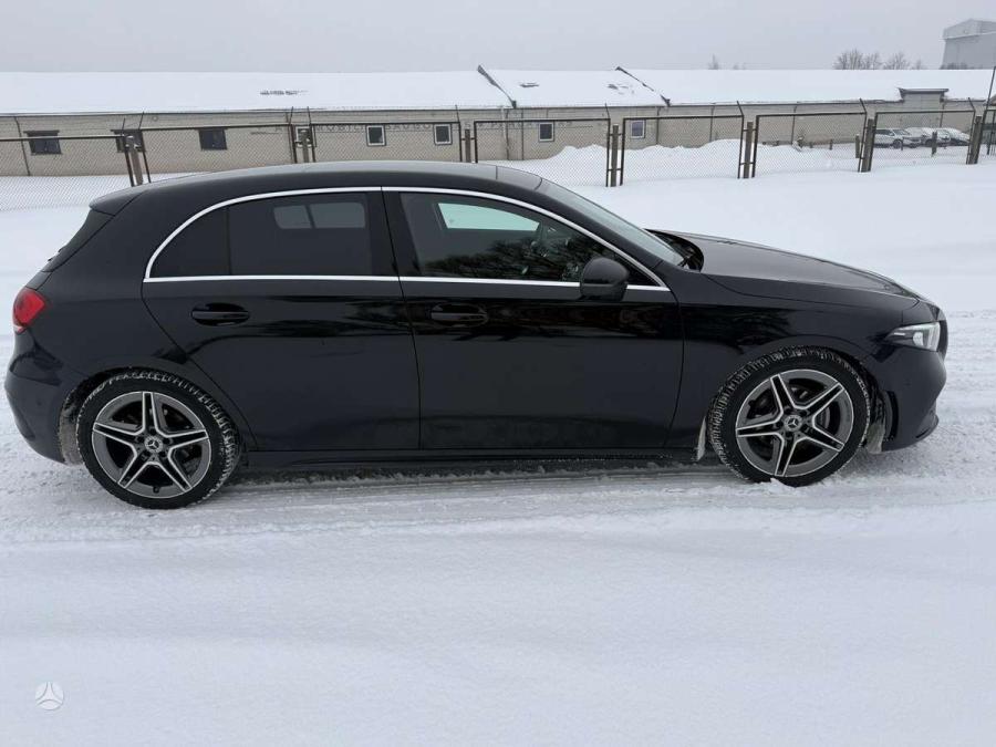 Melns Mercedes-Benz A 180 2020 Tauragė, ar dzinēja tilpumu 1.46 L un nobraukumu 211 tūkst. km par 15900 €, foto 9 vietnē AUTOMOTO.COM.LV