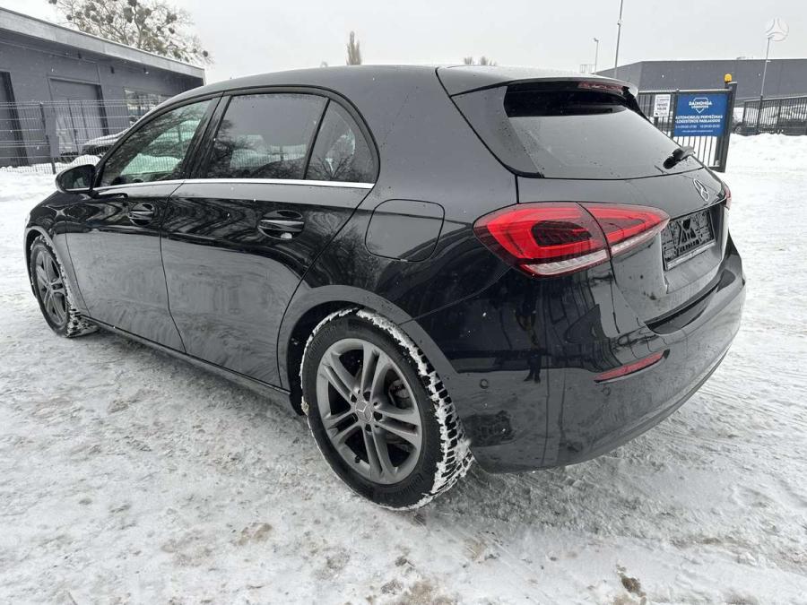 Black Mercedes-Benz A 180 2022 in Kaunas, with an engine capacity of 1.33 L and mileage of 169 thousand km for 17900 €, photo 5 on AUTOMOTO.COM.LV