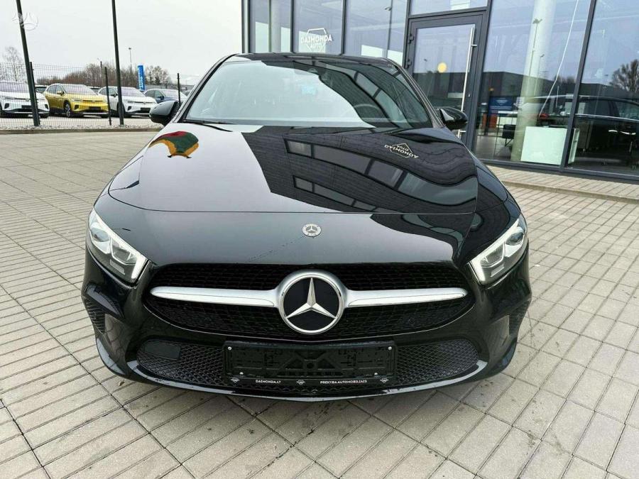 Melns Mercedes-Benz A 180 2022 Kauņa, ar dzinēja tilpumu 1.33 L un nobraukumu 169 tūkst. km par 16900 €, foto 3 vietnē AUTOMOTO.COM.LV