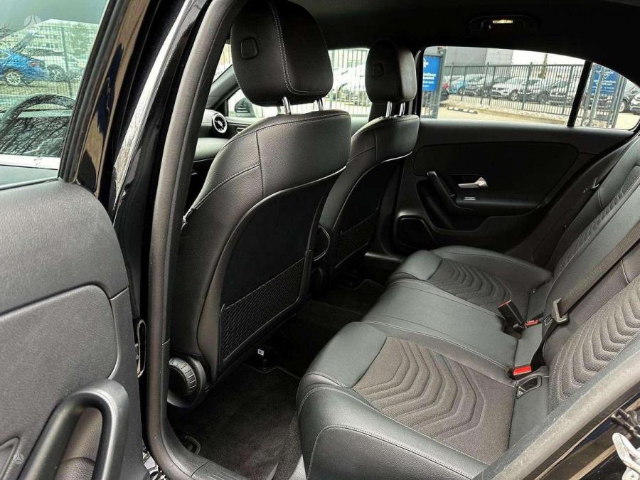 Melns Mercedes-Benz A 180 2022 Kauņa, ar dzinēja tilpumu 1.33 L un nobraukumu 169 tūkst. km par 16900 €, foto 15 vietnē AUTOMOTO.COM.LV