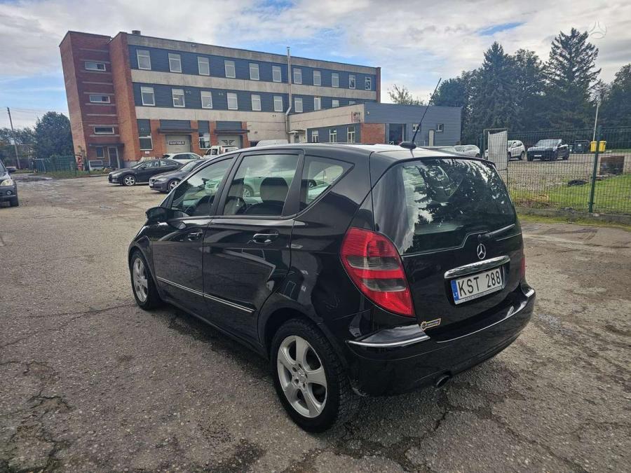 Melns Mercedes-Benz A 180 2004 Marijampole, ar dzinēja tilpumu 1.99 L un nobraukumu 295 tūkst. km par 1700 €, foto 13 vietnē AUTOMOTO.COM.LV
