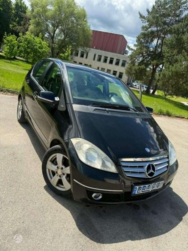 Melns Mercedes-Benz A 180 2009 Varėna, ar dzinēja tilpumu 1.99 L un nobraukumu 330 tūkst. km par 1999 €, foto 1 vietnē AUTOMOTO.COM.LV