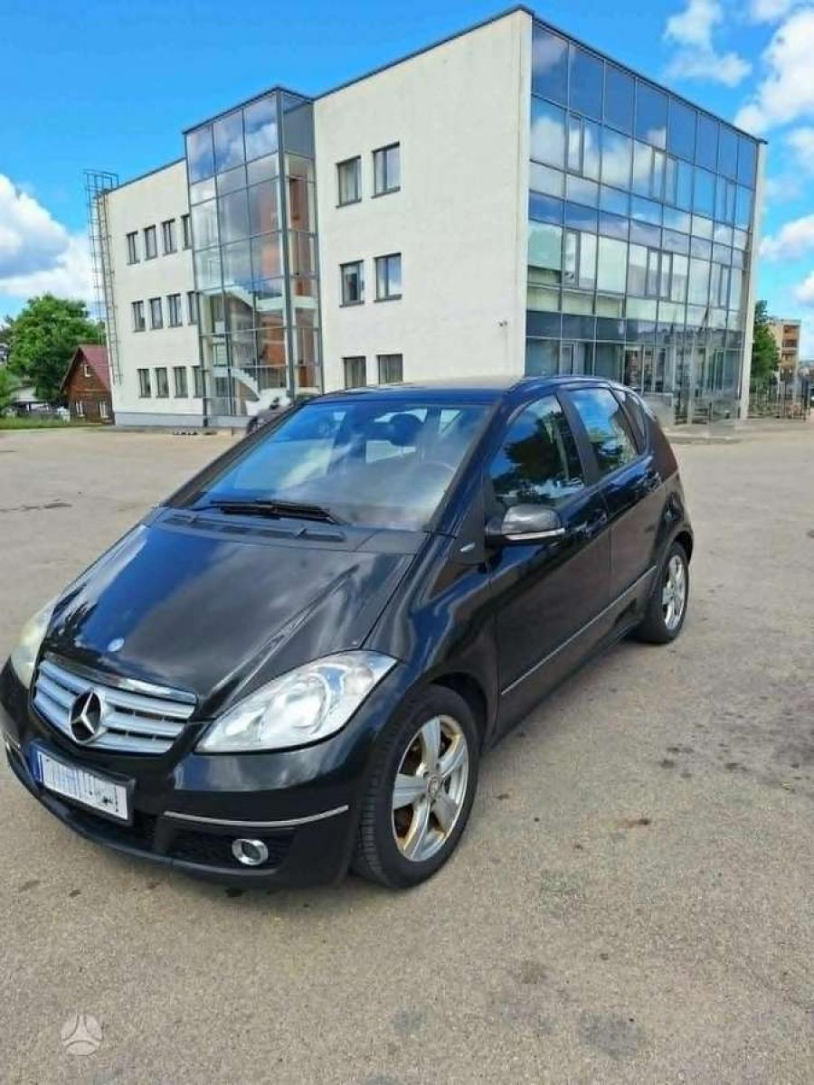 Melns Mercedes-Benz A 180 2009 Varėna, ar dzinēja tilpumu 1.99 L un nobraukumu 330 tūkst. km par 1999 €, foto 6 vietnē AUTOMOTO.COM.LV