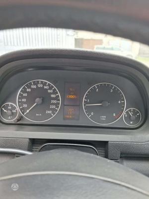 Melns Mercedes-Benz A 180 2009 Varėna, ar dzinēja tilpumu 1.99 L un nobraukumu 330 tūkst. km par 1999 €, foto 9 vietnē AUTOMOTO.COM.LV