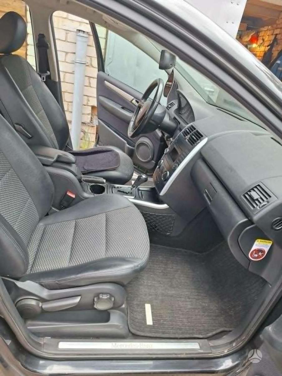 Melns Mercedes-Benz A 180 2009 Varėna, ar dzinēja tilpumu 1.99 L un nobraukumu 330 tūkst. km par 1999 €, foto 13 vietnē AUTOMOTO.COM.LV
