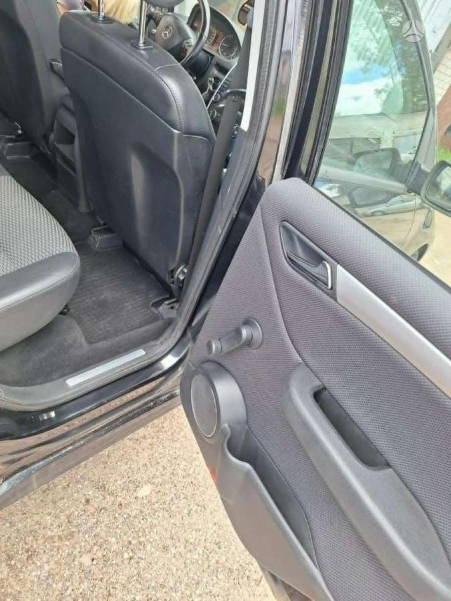 Melns Mercedes-Benz A 180 2009 Varėna, ar dzinēja tilpumu 1.99 L un nobraukumu 330 tūkst. km par 1999 €, foto 14 vietnē AUTOMOTO.COM.LV