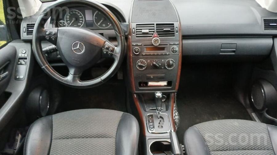 Melns Mercedes-Benz A 180 2010 Rīga, ar dzinēja tilpumu 2.00 L un nobraukumu 207 tūkst. km par 4150 €, foto 4 vietnē AUTOMOTO.COM.LV