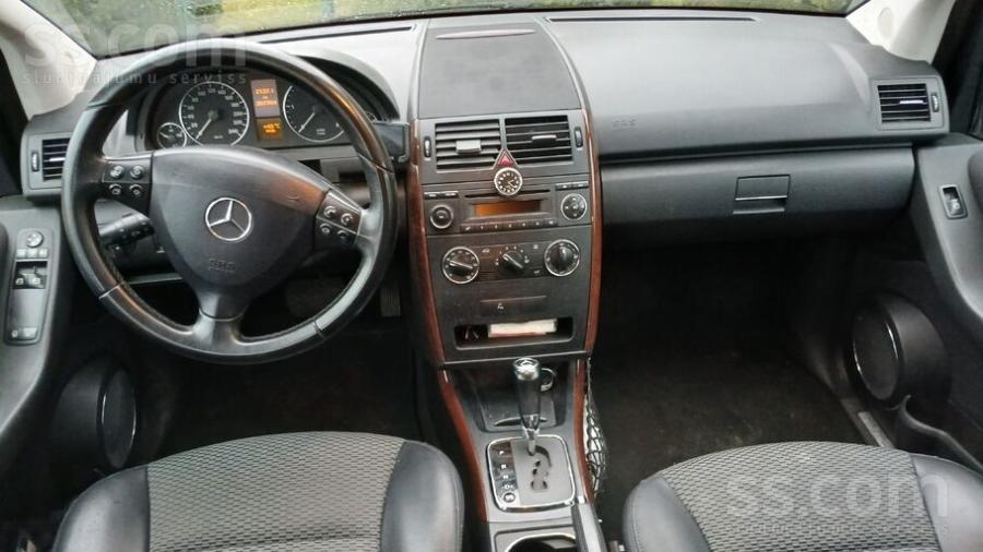 Melns Mercedes-Benz A 180 2010 Rīga, ar dzinēja tilpumu 2.00 L un nobraukumu 207 tūkst. km par 4150 €, foto 5 vietnē AUTOMOTO.COM.LV