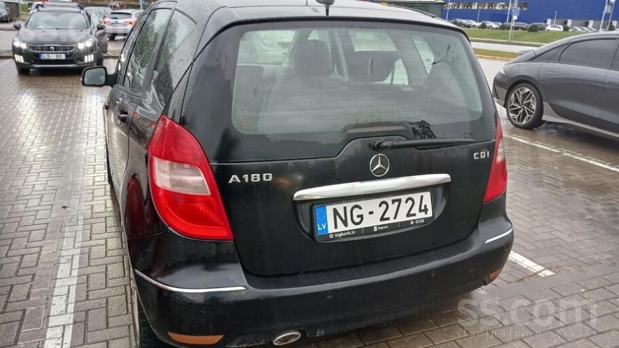 Melns Mercedes-Benz A 180 2010 Rīga, ar dzinēja tilpumu 2.00 L un nobraukumu 207 tūkst. km par 4150 €, foto 8 vietnē AUTOMOTO.COM.LV