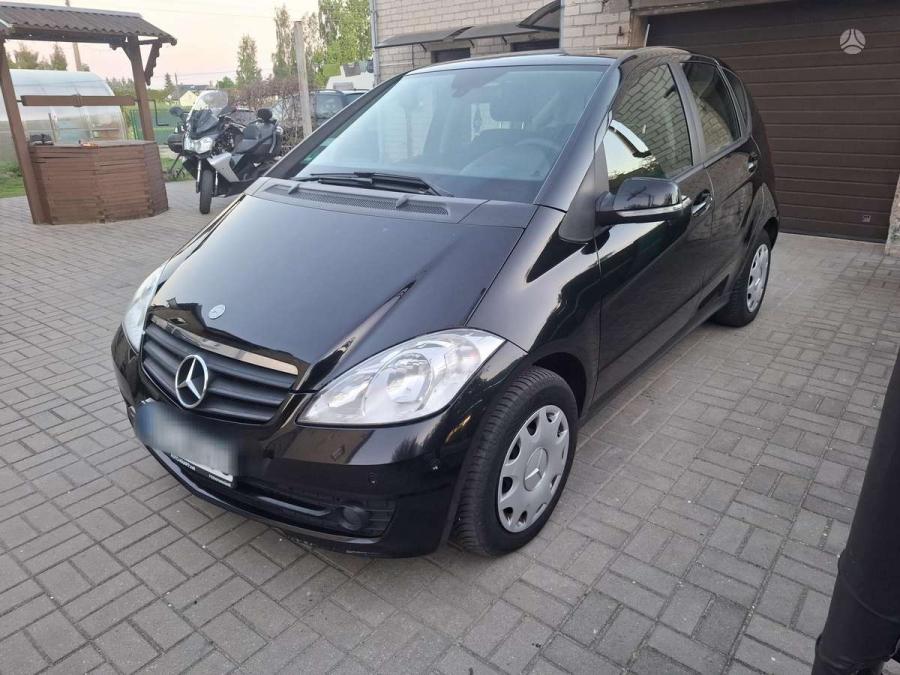 Melns Mercedes-Benz A 180 2010 Vilkaviškis, ar dzinēja tilpumu 2.00 L un nobraukumu 303 tūkst. km par 2800 €, foto 1 vietnē AUTOMOTO.COM.LV