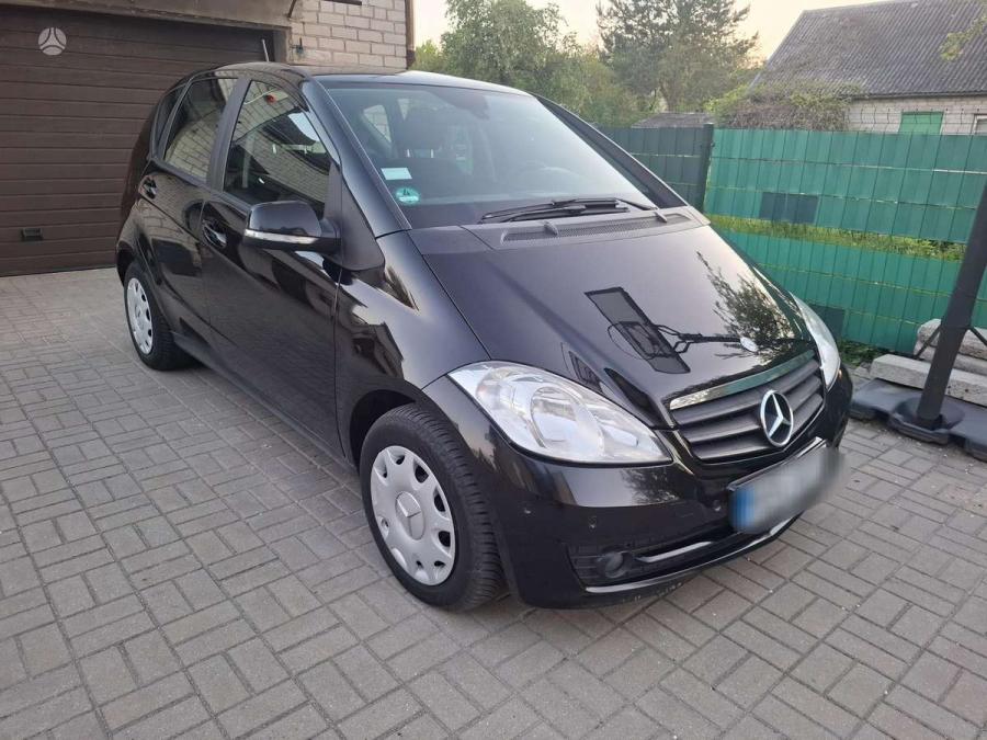 Melns Mercedes-Benz A 180 2010 Vilkaviškis, ar dzinēja tilpumu 2.00 L un nobraukumu 303 tūkst. km par 2800 €, foto 4 vietnē AUTOMOTO.COM.LV