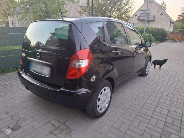 Melns Mercedes-Benz A 180 2010 Vilkaviškis, ar dzinēja tilpumu 2.00 L un nobraukumu 303 tūkst. km par 2800 €, foto 5 vietnē AUTOMOTO.COM.LV