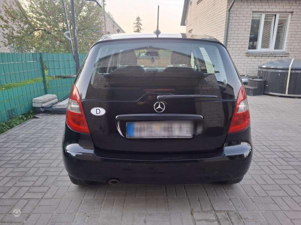Melns Mercedes-Benz A 180 2010 Vilkaviškis, ar dzinēja tilpumu 2.00 L un nobraukumu 303 tūkst. km par 2800 €, foto 6 vietnē AUTOMOTO.COM.LV