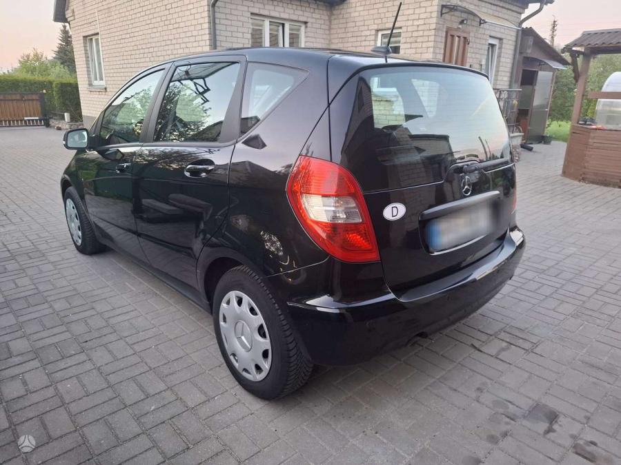 Melns Mercedes-Benz A 180 2010 Vilkaviškis, ar dzinēja tilpumu 2.00 L un nobraukumu 303 tūkst. km par 2800 €, foto 8 vietnē AUTOMOTO.COM.LV