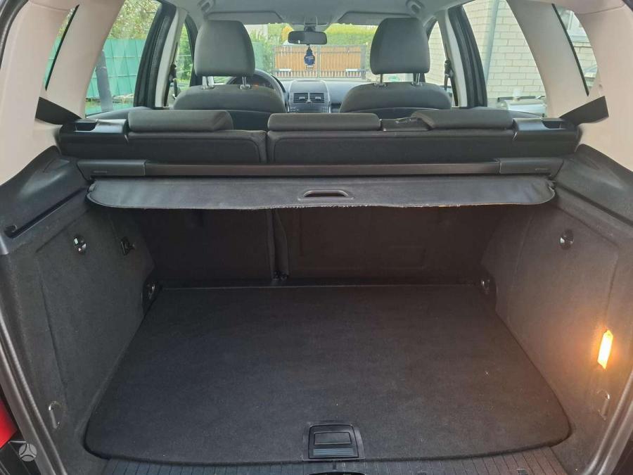 Melns Mercedes-Benz A 180 2010 Vilkaviškis, ar dzinēja tilpumu 2.00 L un nobraukumu 303 tūkst. km par 2800 €, foto 11 vietnē AUTOMOTO.COM.LV