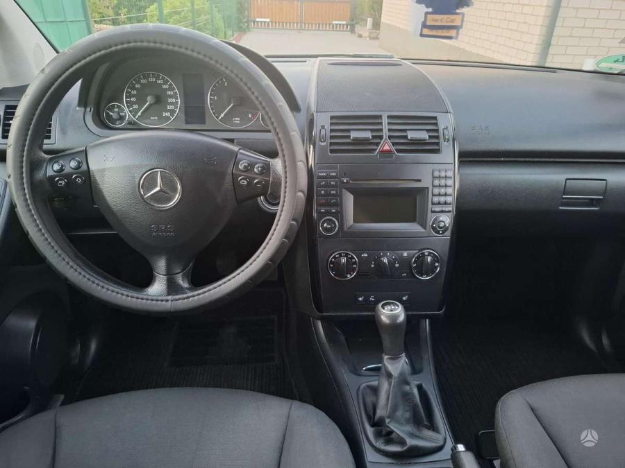 Melns Mercedes-Benz A 180 2010 Vilkaviškis, ar dzinēja tilpumu 2.00 L un nobraukumu 303 tūkst. km par 2800 €, foto 14 vietnē AUTOMOTO.COM.LV