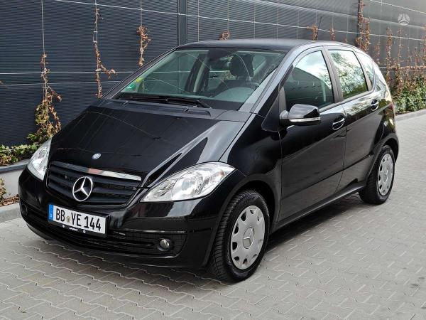 Melns Mercedes-Benz A 180 2011 Klaipėda, ar dzinēja tilpumu 2.00 L un nobraukumu 162 tūkst. km par 3999 €, foto 1 vietnē AUTOMOTO.COM.LV