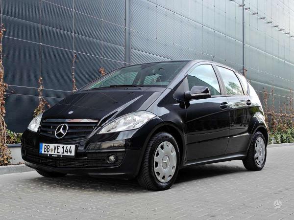 Melns Mercedes-Benz A 180 2011 Klaipėda, ar dzinēja tilpumu 2.00 L un nobraukumu 162 tūkst. km par 3999 €, foto 3 vietnē AUTOMOTO.COM.LV