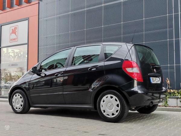 Melns Mercedes-Benz A 180 2011 Klaipėda, ar dzinēja tilpumu 2.00 L un nobraukumu 162 tūkst. km par 3999 €, foto 6 vietnē AUTOMOTO.COM.LV