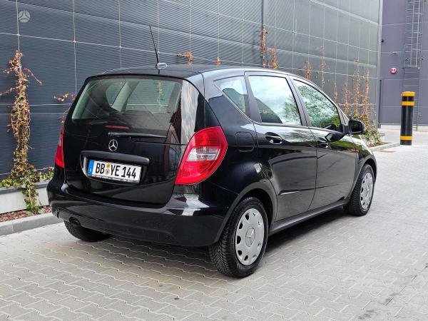 Melns Mercedes-Benz A 180 2011 Klaipėda, ar dzinēja tilpumu 2.00 L un nobraukumu 162 tūkst. km par 3999 €, foto 9 vietnē AUTOMOTO.COM.LV