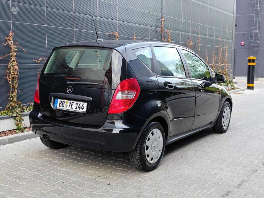 Melns Mercedes-Benz A 180 2011 Klaipėda, ar dzinēja tilpumu 2.00 L un nobraukumu 162 tūkst. km par 3999 €, foto 10 vietnē AUTOMOTO.COM.LV