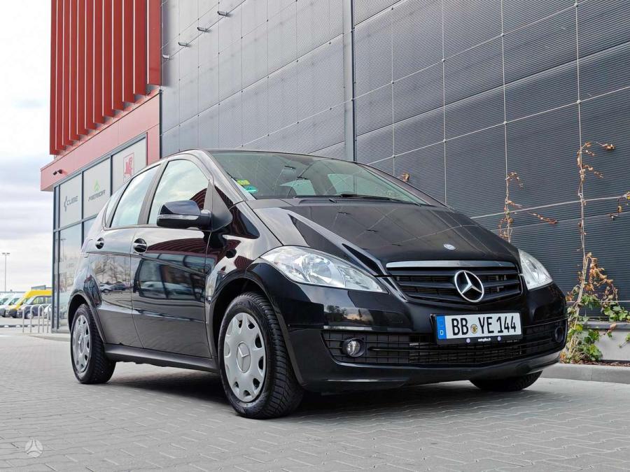 Melns Mercedes-Benz A 180 2011 Klaipėda, ar dzinēja tilpumu 2.00 L un nobraukumu 162 tūkst. km par 3999 €, foto 13 vietnē AUTOMOTO.COM.LV