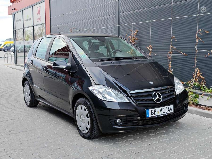 Melns Mercedes-Benz A 180 2011 Klaipėda, ar dzinēja tilpumu 2.00 L un nobraukumu 162 tūkst. km par 3999 €, foto 14 vietnē AUTOMOTO.COM.LV
