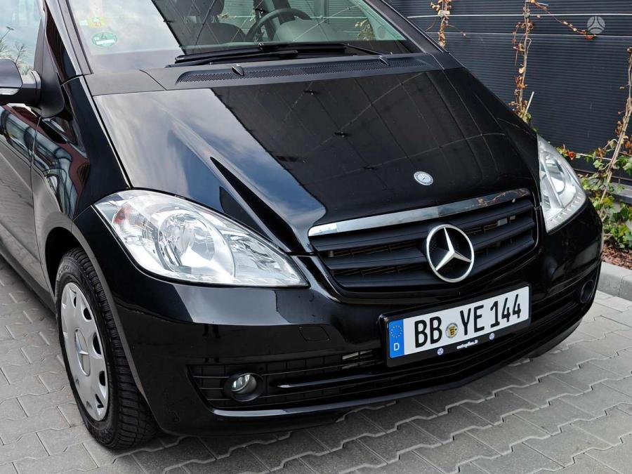 Melns Mercedes-Benz A 180 2011 Klaipėda, ar dzinēja tilpumu 2.00 L un nobraukumu 162 tūkst. km par 3999 €, foto 15 vietnē AUTOMOTO.COM.LV