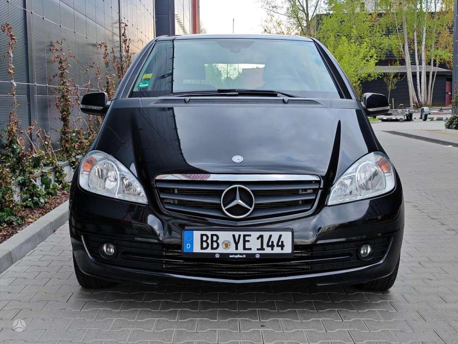 Melns Mercedes-Benz A 180 2011 Klaipėda, ar dzinēja tilpumu 2.00 L un nobraukumu 162 tūkst. km par 3999 €, foto 16 vietnē AUTOMOTO.COM.LV