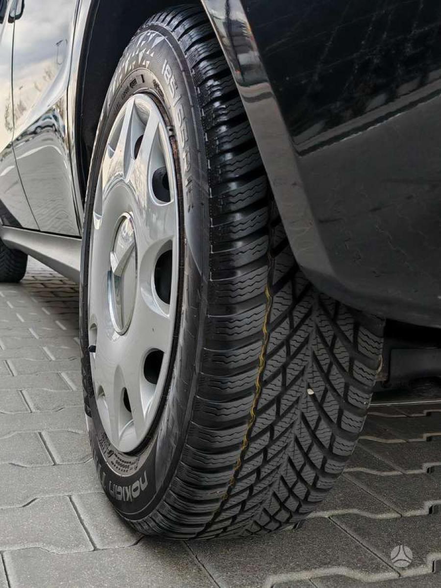 Melns Mercedes-Benz A 180 2011 Klaipėda, ar dzinēja tilpumu 2.00 L un nobraukumu 162 tūkst. km par 3999 €, foto 18 vietnē AUTOMOTO.COM.LV