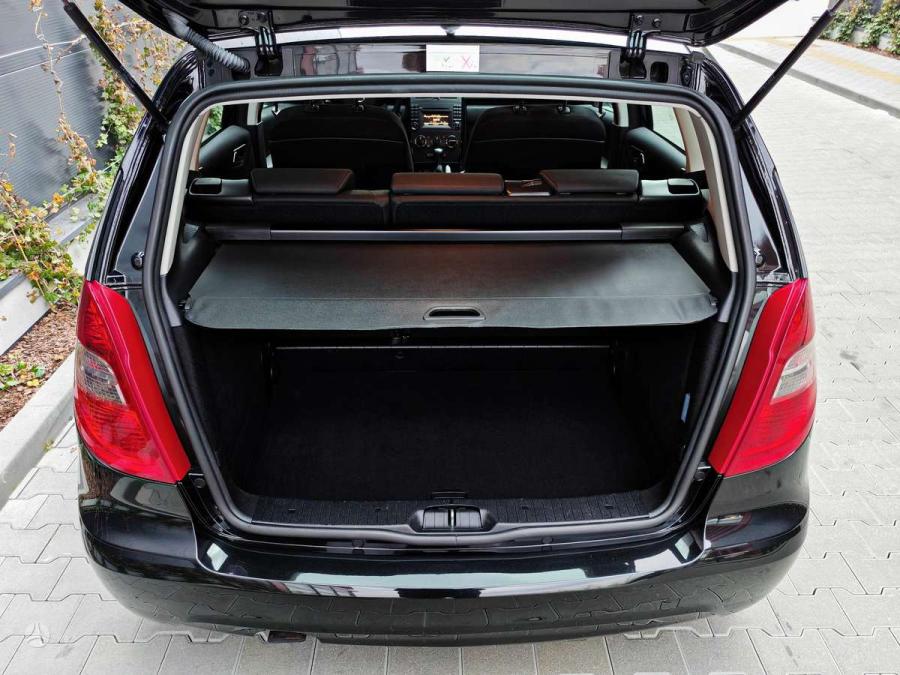 Melns Mercedes-Benz A 180 2011 Klaipėda, ar dzinēja tilpumu 2.00 L un nobraukumu 162 tūkst. km par 3999 €, foto 26 vietnē AUTOMOTO.COM.LV