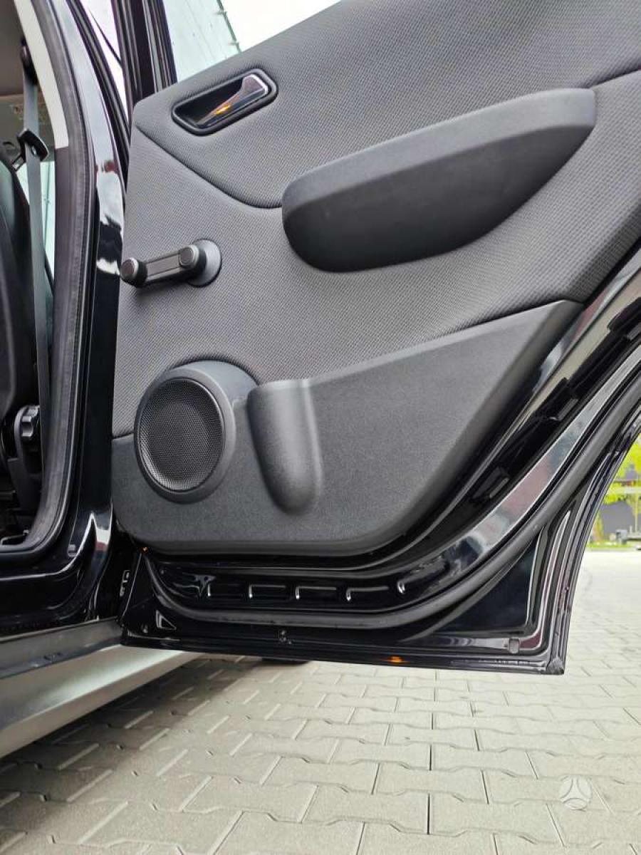 Melns Mercedes-Benz A 180 2011 Klaipėda, ar dzinēja tilpumu 2.00 L un nobraukumu 162 tūkst. km par 3999 €, foto 29 vietnē AUTOMOTO.COM.LV