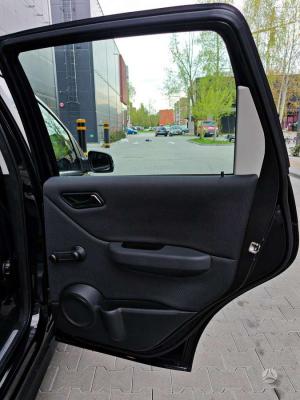 Melns Mercedes-Benz A 180 2011 Klaipėda, ar dzinēja tilpumu 2.00 L un nobraukumu 162 tūkst. km par 3999 €, foto 33 vietnē AUTOMOTO.COM.LV