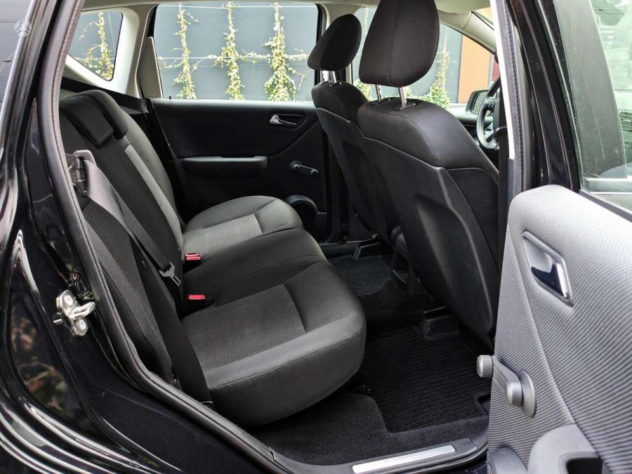 Melns Mercedes-Benz A 180 2011 Klaipėda, ar dzinēja tilpumu 2.00 L un nobraukumu 162 tūkst. km par 3999 €, foto 34 vietnē AUTOMOTO.COM.LV