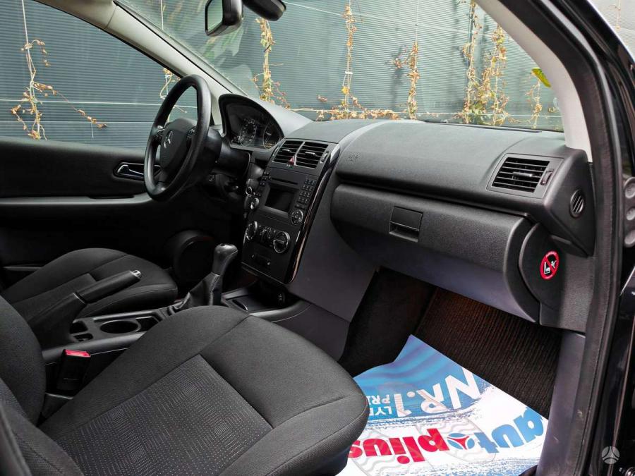 Melns Mercedes-Benz A 180 2011 Klaipėda, ar dzinēja tilpumu 2.00 L un nobraukumu 162 tūkst. km par 3999 €, foto 38 vietnē AUTOMOTO.COM.LV