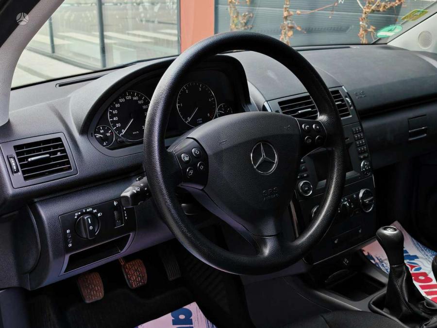 Melns Mercedes-Benz A 180 2011 Klaipėda, ar dzinēja tilpumu 2.00 L un nobraukumu 162 tūkst. km par 3999 €, foto 44 vietnē AUTOMOTO.COM.LV