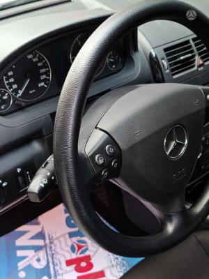 Melns Mercedes-Benz A 180 2011 Klaipėda, ar dzinēja tilpumu 2.00 L un nobraukumu 162 tūkst. km par 3999 €, foto 45 vietnē AUTOMOTO.COM.LV