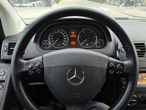 Melns Mercedes-Benz A 180 2011 Klaipėda, ar dzinēja tilpumu 2.00 L un nobraukumu 162 tūkst. km par 3999 €, foto 46 vietnē AUTOMOTO.COM.LV