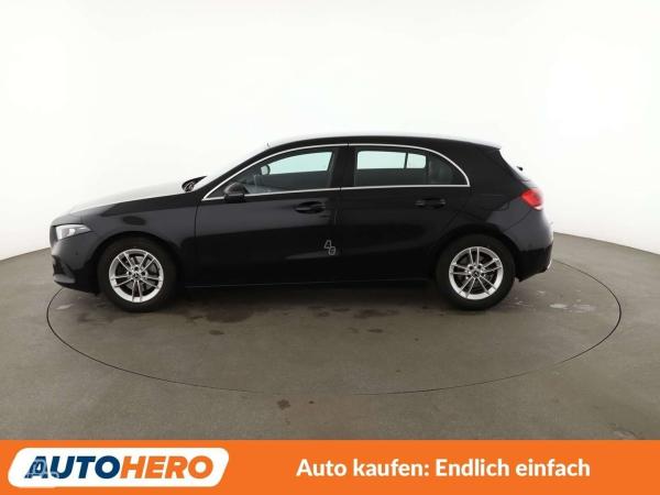 Melns Mercedes-Benz A 180 2019 Kauņa, ar dzinēja tilpumu 1.30 L un nobraukumu 93 tūkst. km par 22693 €, foto 3 vietnē AUTOMOTO.COM.LV