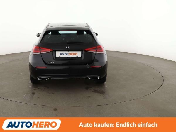 Melns Mercedes-Benz A 180 2019 Kauņa, ar dzinēja tilpumu 1.30 L un nobraukumu 93 tūkst. km par 22693 €, foto 5 vietnē AUTOMOTO.COM.LV