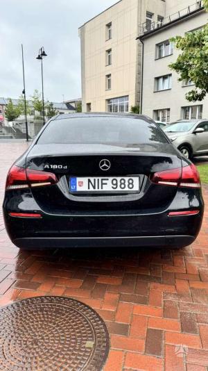 Black Mercedes-Benz A 180 2021 in Plunge, with an engine capacity of 1.95 L and mileage of 142 thousand km for 20500 €, photo 3 on AUTOMOTO.COM.LV