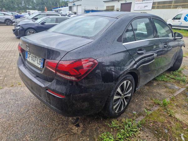 Melns Mercedes-Benz A 180 2022 Kauņa, ar dzinēja tilpumu 2.00 L un nobraukumu 210 tūkst. km par 12200 €, foto 2 vietnē AUTOMOTO.COM.LV