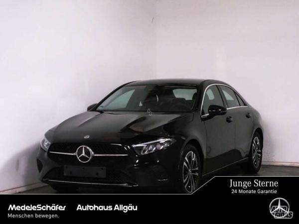 Melns Mercedes-Benz A 180 2024 Kauņa, ar dzinēja tilpumu 1.30 L un nobraukumu 18 tūkst. km par 33187 €, foto 1 vietnē AUTOMOTO.COM.LV