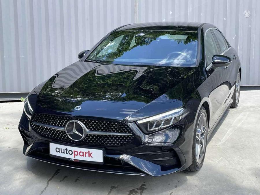 Melns Mercedes-Benz A 180 2024 Viļņa, ar dzinēja tilpumu 1.33 L un nobraukumu 19 tūkst. km par 28900 €, foto 1 vietnē AUTOMOTO.COM.LV