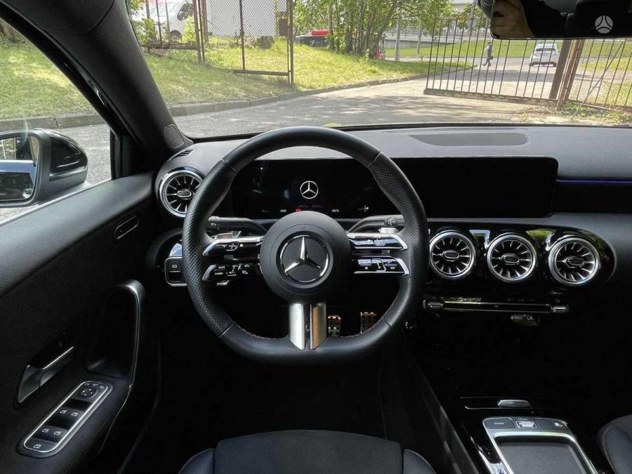 Melns Mercedes-Benz A 180 2024 Viļņa, ar dzinēja tilpumu 1.33 L un nobraukumu 19 tūkst. km par 28900 €, foto 11 vietnē AUTOMOTO.COM.LV